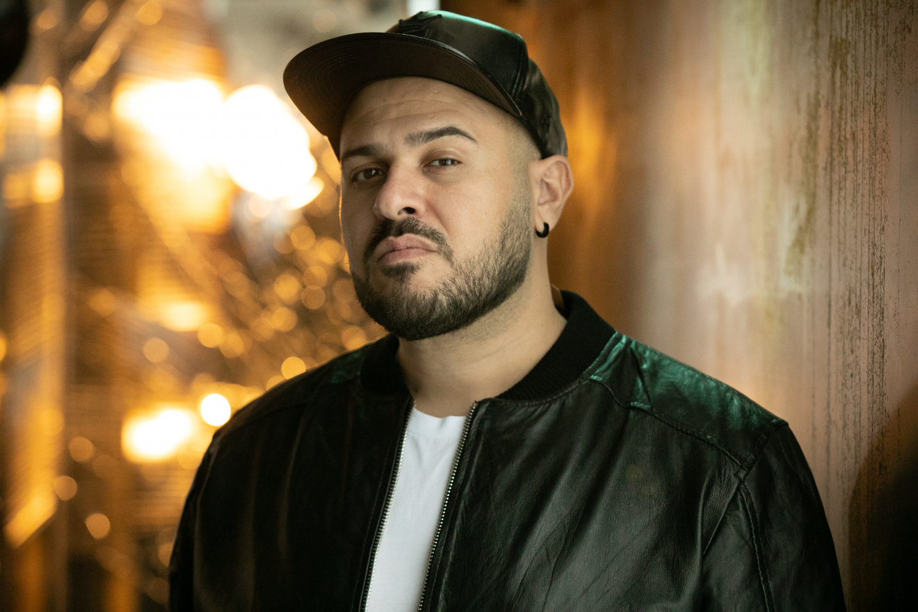 London based Italian Australian-born tenor ' Paul Tabone' releases ...